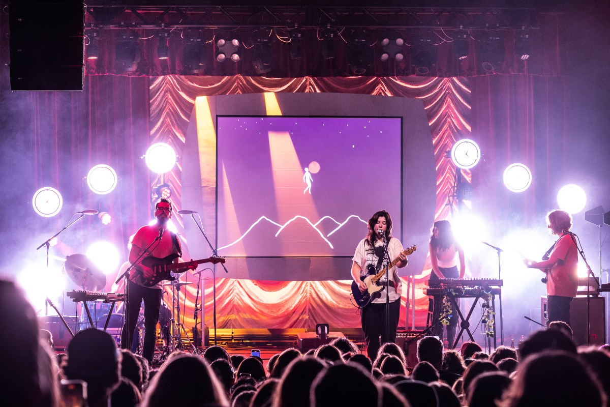 LUCY DACUS WITH CROOKS AND NANNIES AT NEIGHBORHOOD THEATRE